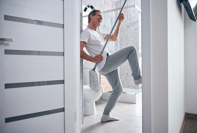How to Clean a Toilet: An Eco-Conscious Guide | ECOS®